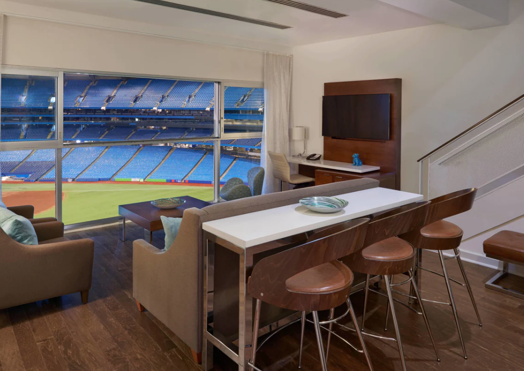 Baseball rooms! The Toronto Marriott City Centre Hotel review